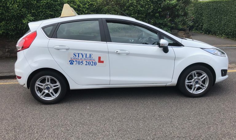 Learn to drive in a new Ford Fiesta ! [Pics] - Style Driving